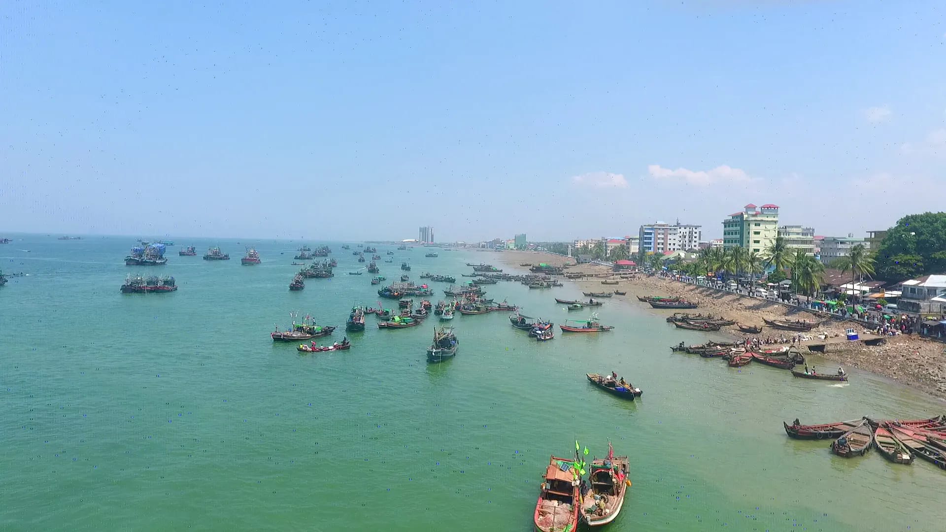 ကင်းလှည့်တပ်သားအချို့ ပစ်ခတ်ခံရသဖြင့် ကျွန်းစုအနီးတဝိုက်ရေပြင်တွင် စစ