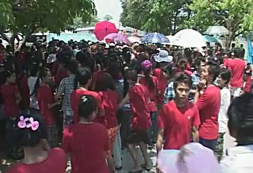 မဲေဆာက္တြင္ ျမန္မာအလုပ္သမား ၁၀၀၀ ခန္႔ ဆႏၵျပ