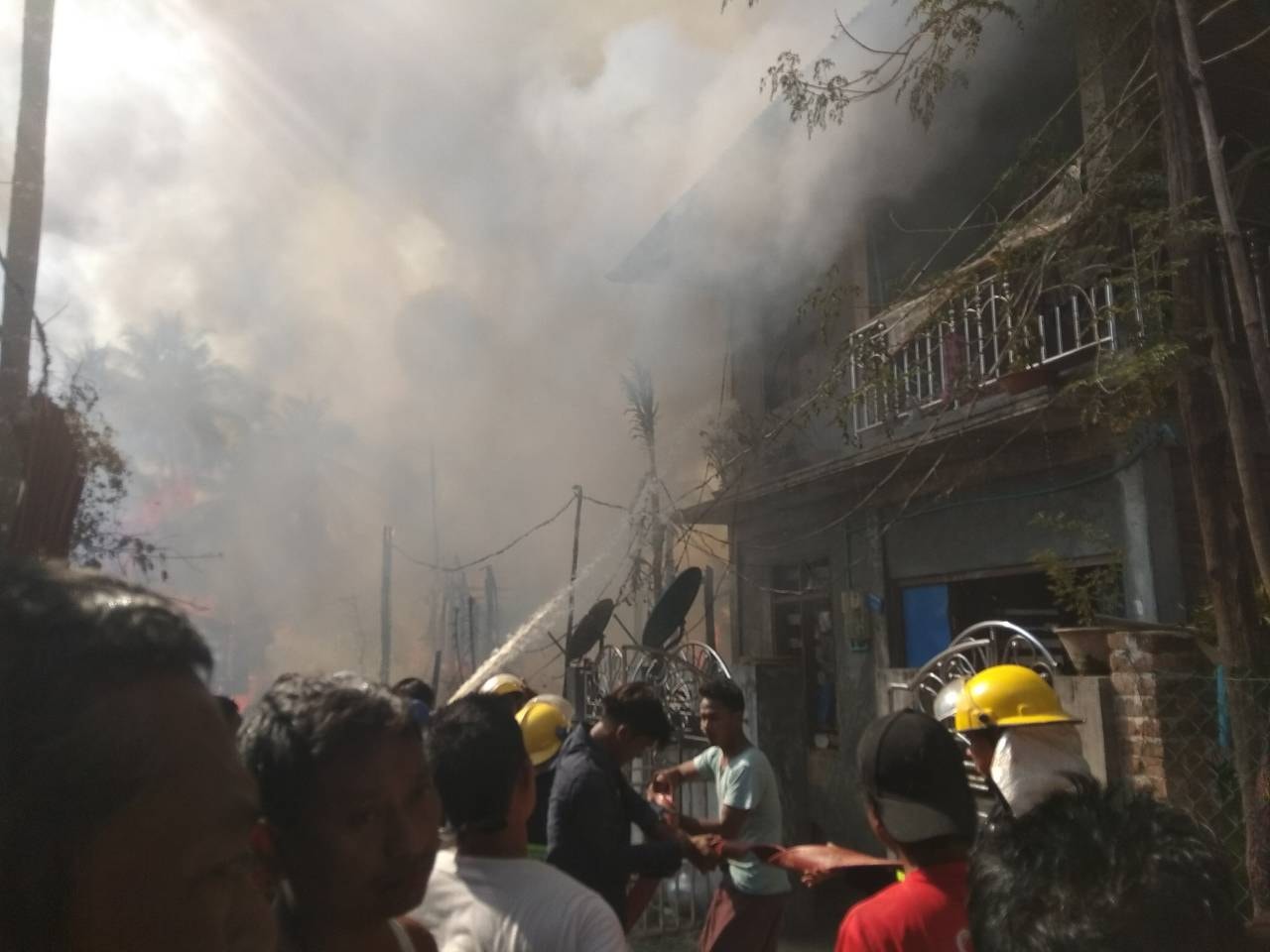 ေျမာက္ဦးၿမိဳ႕တြင္ ေနအိမ္ ၁၄ လံုး မီးေလာင္ဆံုး႐ႈံး