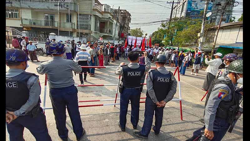 Dvb စစ်အာဏာရှင်ဆန့်ကျင်ရေး ဆန္ဒပြ ပုသိမ် တက္ကသိုလ်ကျောင်းသား ၁ ဦး ဖမ