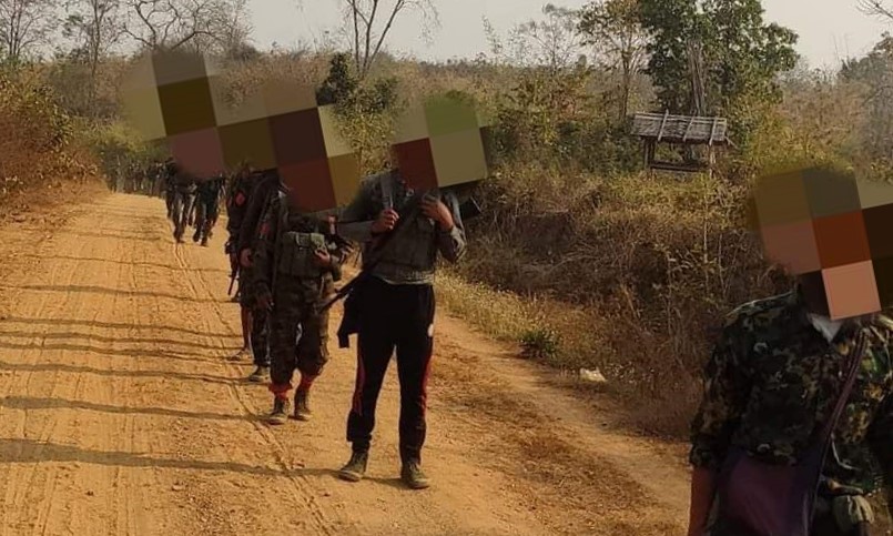 ဂန့်ဂေါမြို့နယ်တွင် စစ်ကောင်စီစစ်ကြောင်း တိုက်ခိုက်ခံရပြီး ၄ ဦးသေ၊ ဆိပ်ဖြူမြို့နယ်၌ Pdf လူငယ် ၁