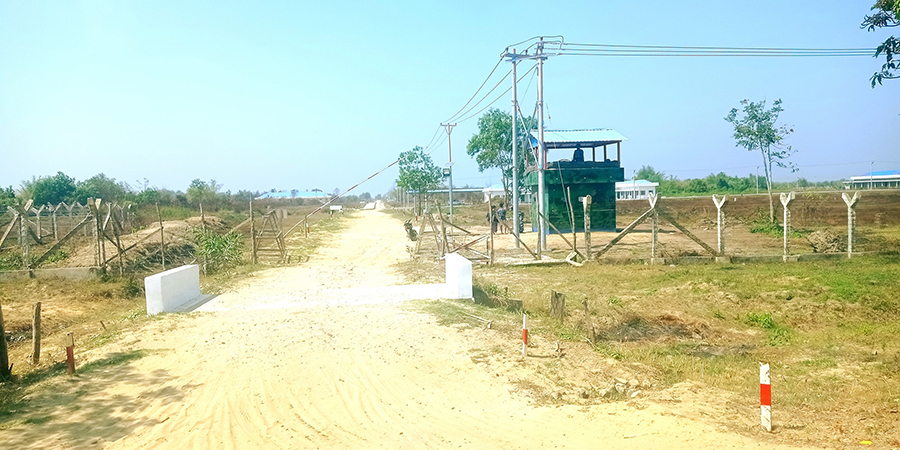Dvb မောင်တော နယ်ခြားစောင့်တပ်ဖွဲ့ဝင် ၄ ဦး လက်နက်ခဲယမ်းများယူပြီး ထွက်ပြေး