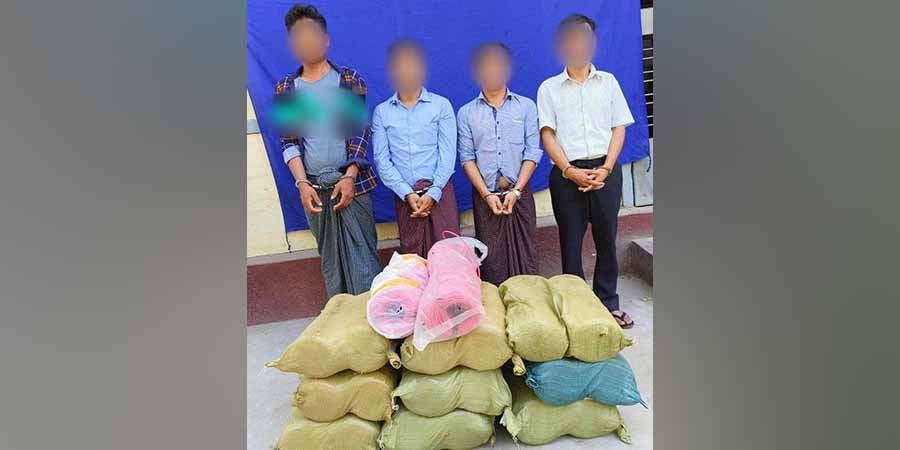 မန္တလေးတွင် ယာဉ် ၂ စီးနှင့် အမျိုးသား ၄ ဦးကို စစ်ကောင်စီ ဖမ်းဆီး
