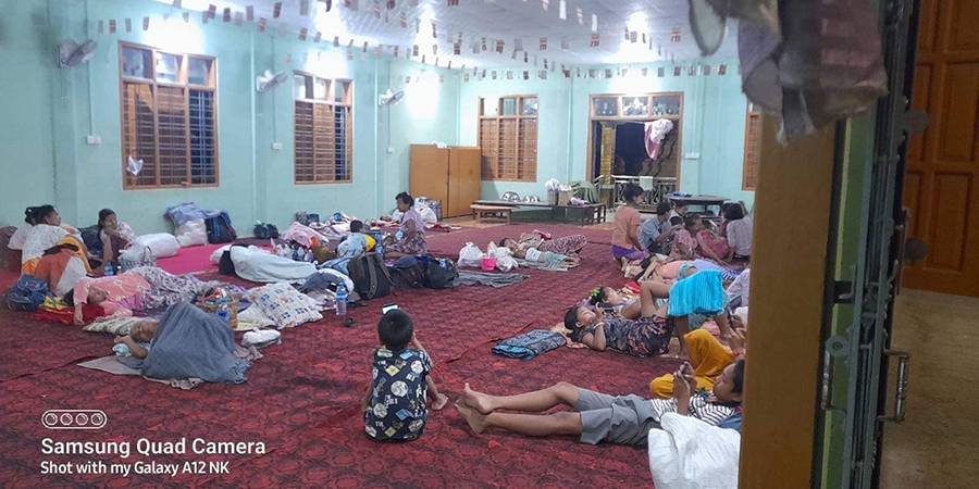 ဆားလင်းကြီးတွင် ရွာမီးရှို့သည့် စစ်ကောင်စီတပ် တိုက်ခိုက်ခံရ